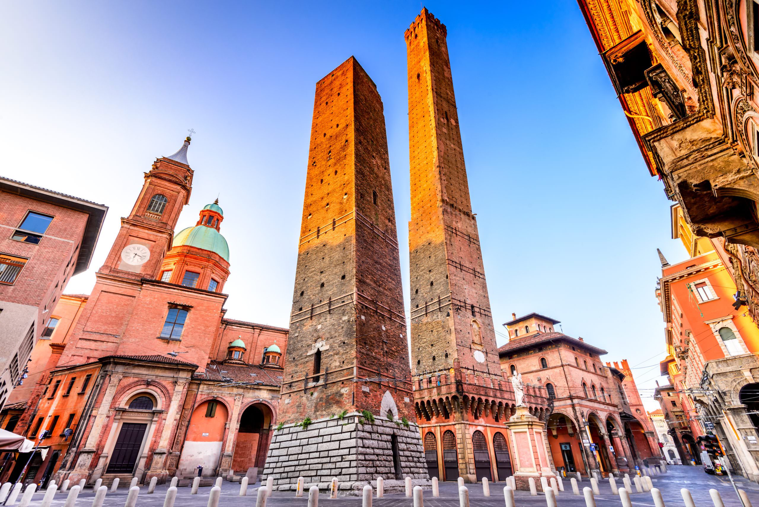 Turismo A Bologna La Luce In Fondo Al Tunnel Riecco I Turisti