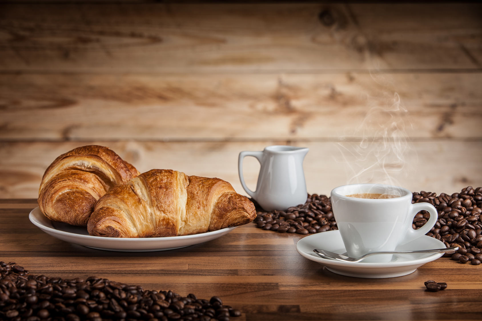 Starbucks, il caffè è pronto. Ecco l’apertura da record. Affreschi e ...